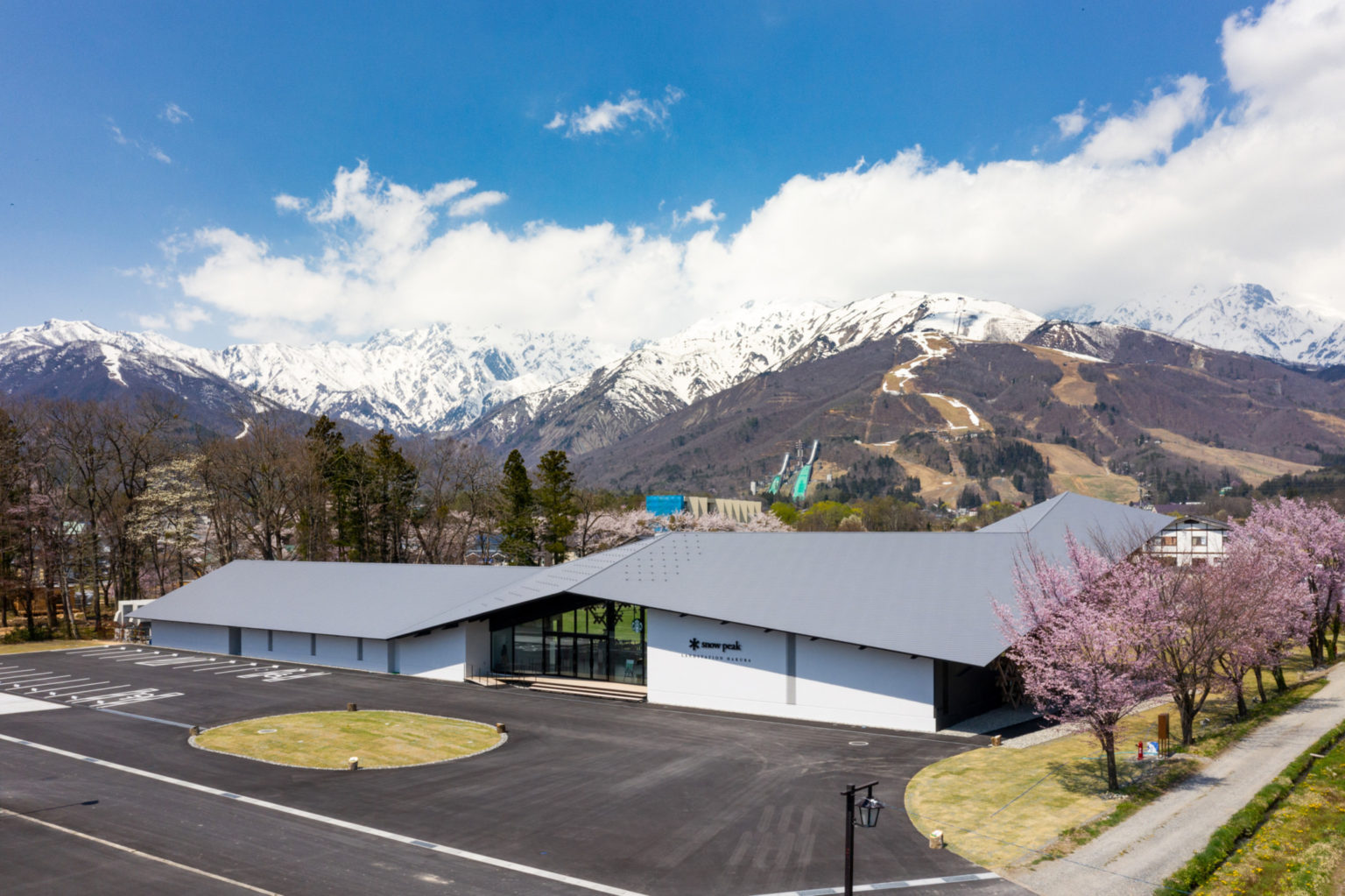 Snow Peak LAND STATION HAKUBA | Kengo Kuma and Associates