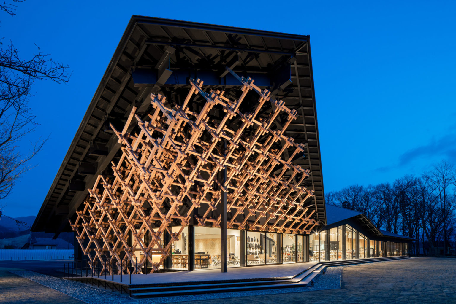 Snow Peak LAND STATION HAKUBA | 隈研吾建築都市設計事務所