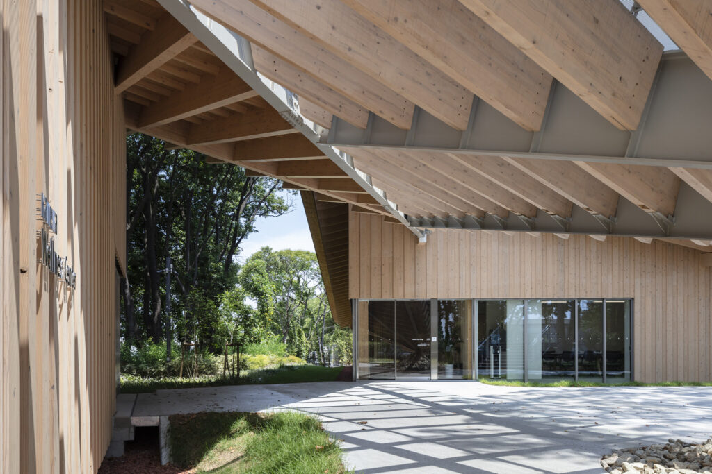 Kaneka Wellness Center | Kengo Kuma and Associates